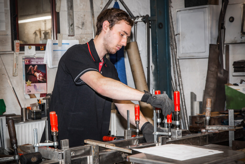 DIMO GmbH Metallbau | Schlosserabeiten | Reparaturen